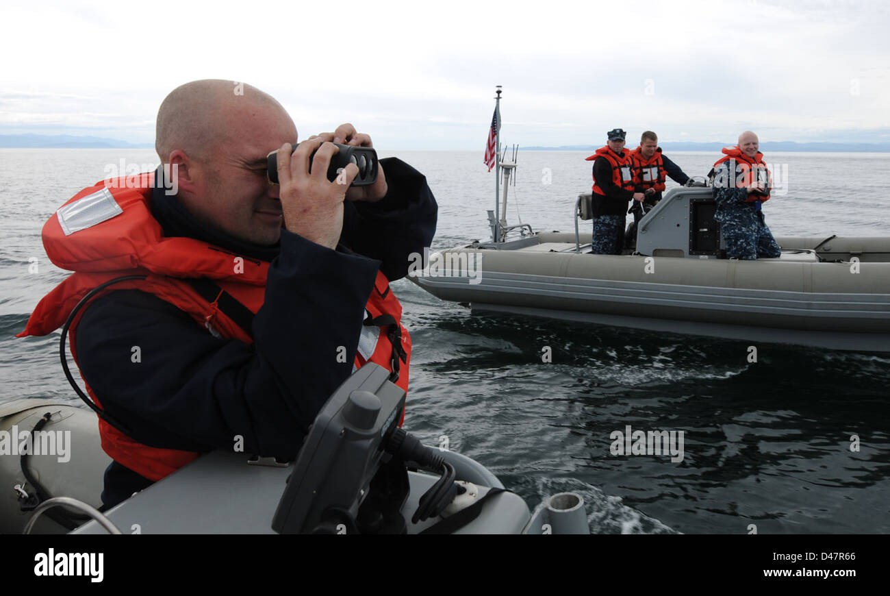 Small boat attack drill hi-res stock photography and images - Alamy