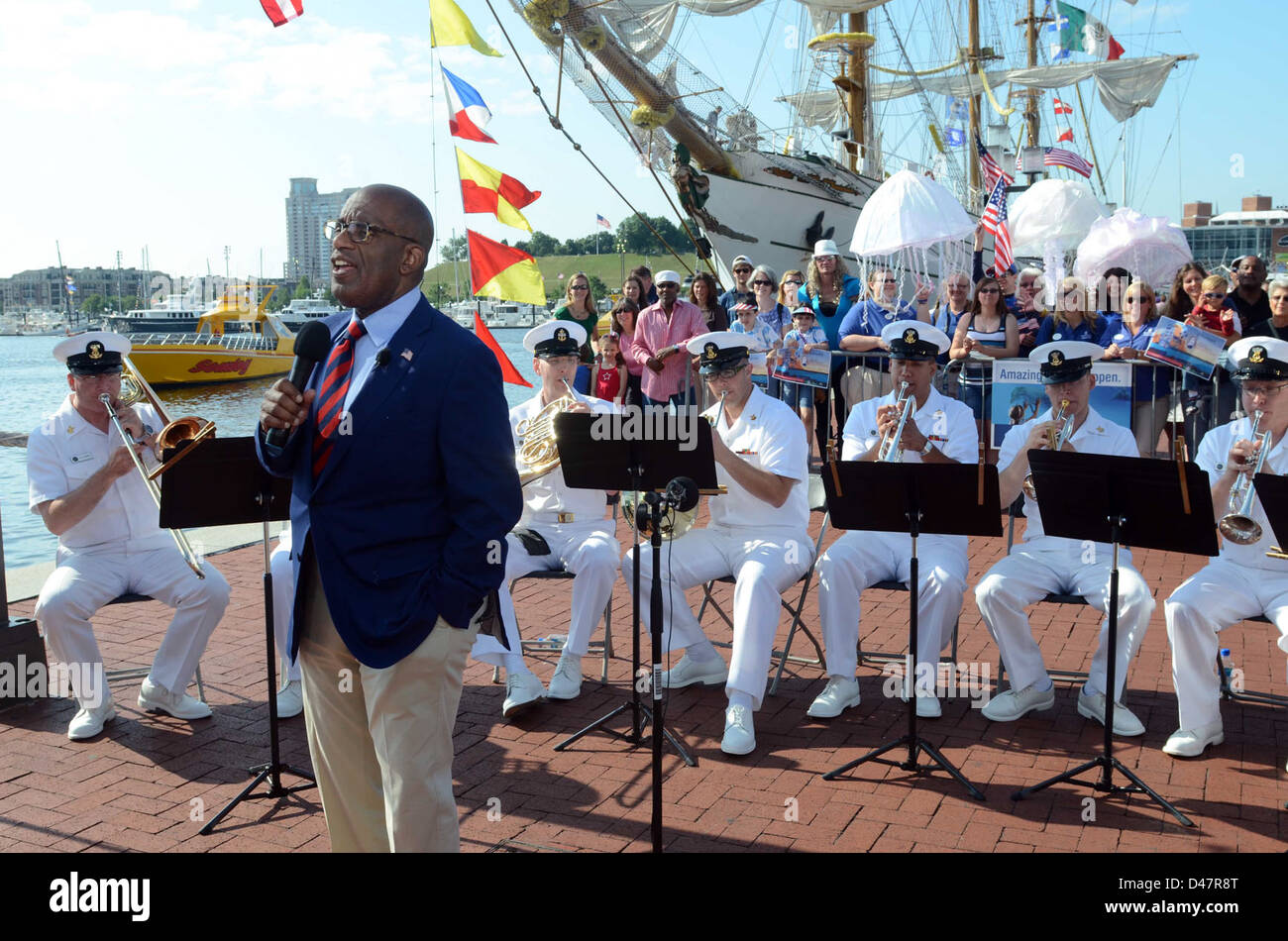 Members of the U.S. Navy Ceremonial Band perform at Baltimore's Inner ...