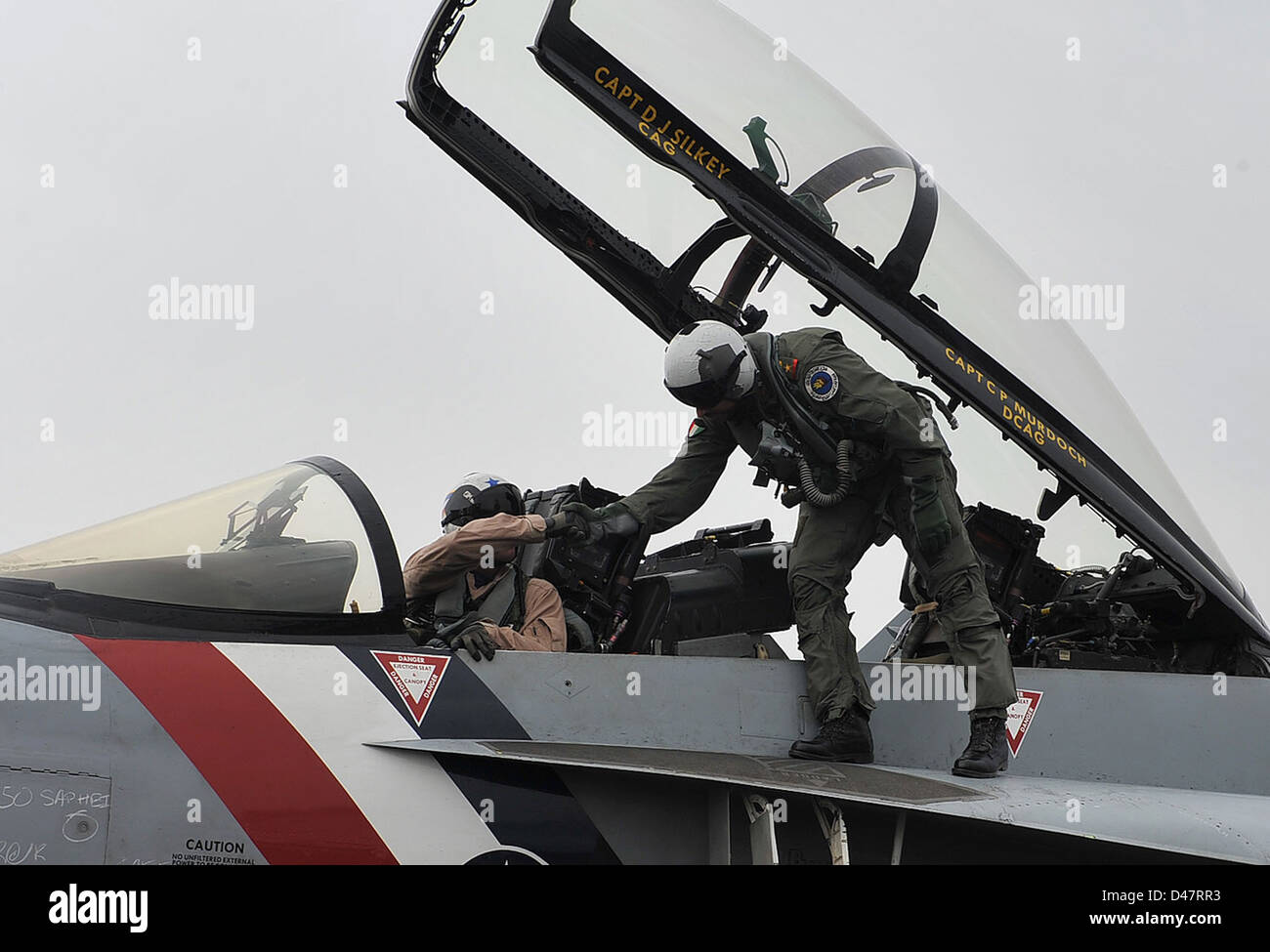 Kuwaiti navy hi-res stock photography and images - Alamy