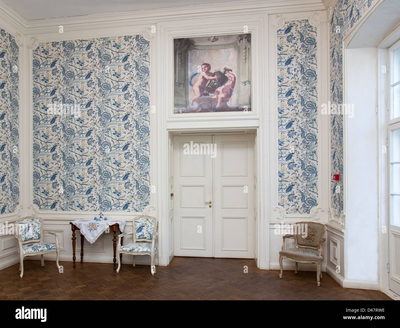 Elegant historical room hi-res stock photography and images - Alamy Elegant historical room hi-res stock photography and images - Alamy