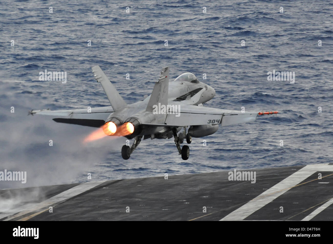 Jet launched aircraft carrier hi-res stock photography and images - Alamy