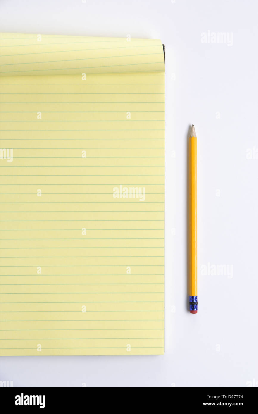 Blank legal pad with pencil Stock Photo - Alamy