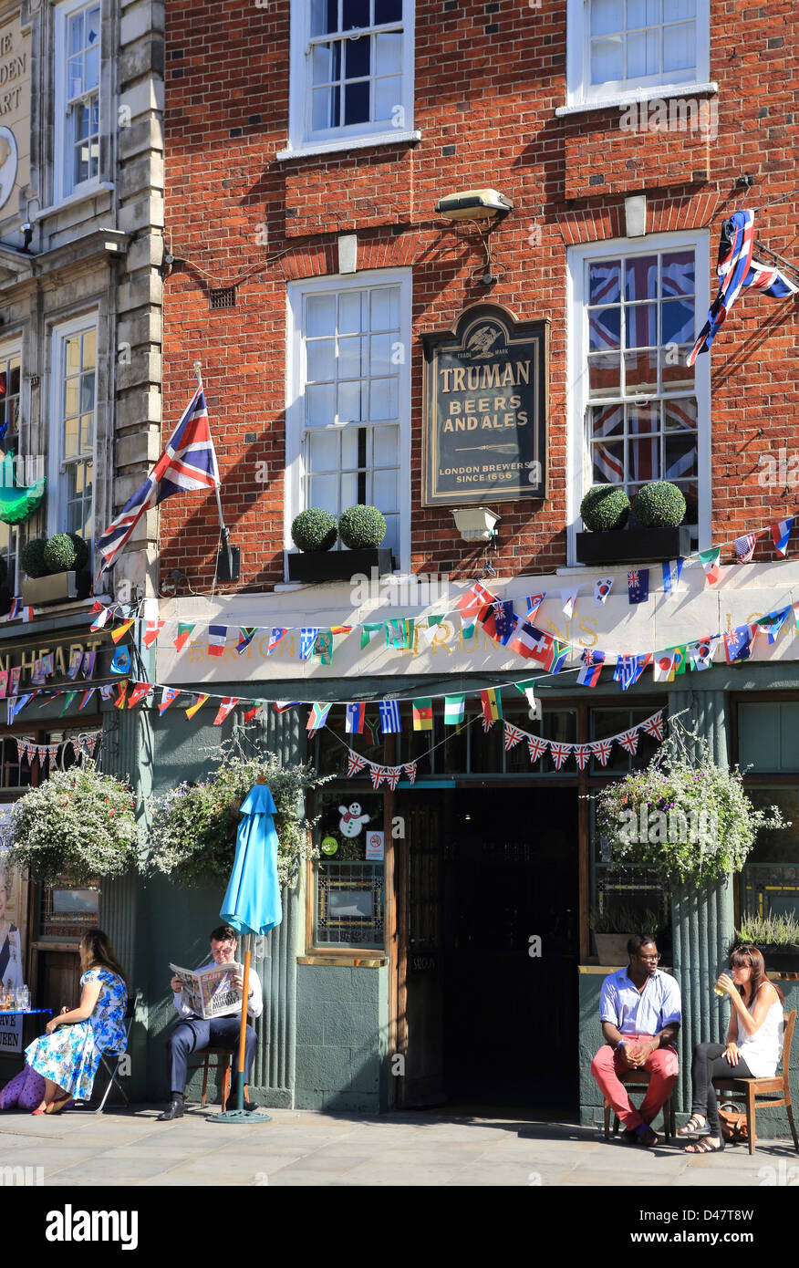 Golden heart, spitalfields hi-res stock photography and images - Alamy