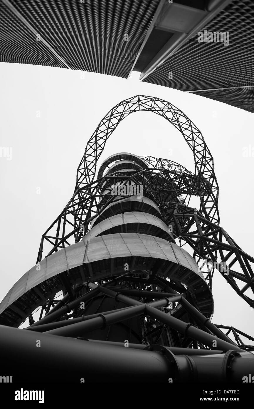 Low angle shot park Black and White Stock Photos & Images - Alamy