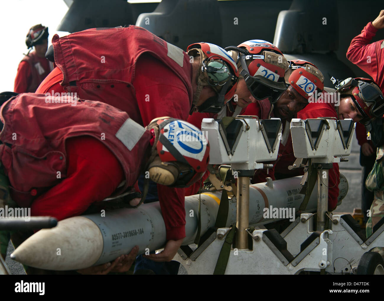 Aviation ordnancemen hi-res stock photography and images - Alamy