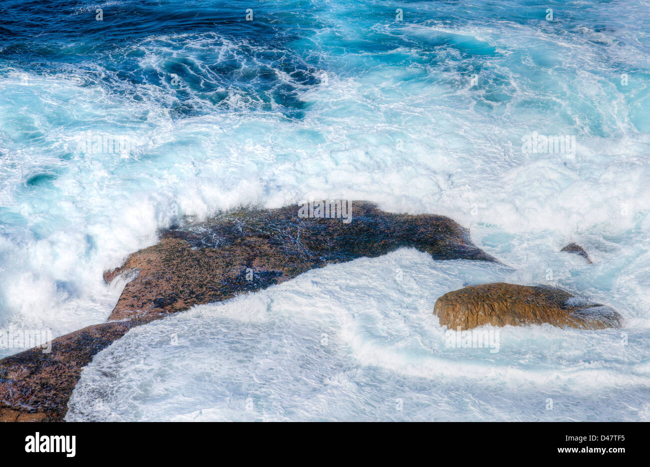 ocean waves crashing against the rocks near bondi Stock Photo - Alamy