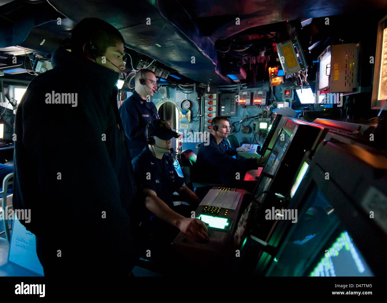 U s navy air traffic controller hi-res stock photography and images - Alamy
