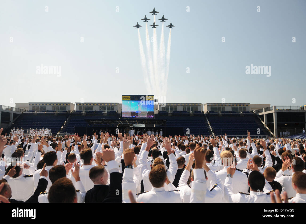 Cheer ship hi-res stock photography and images - Alamy