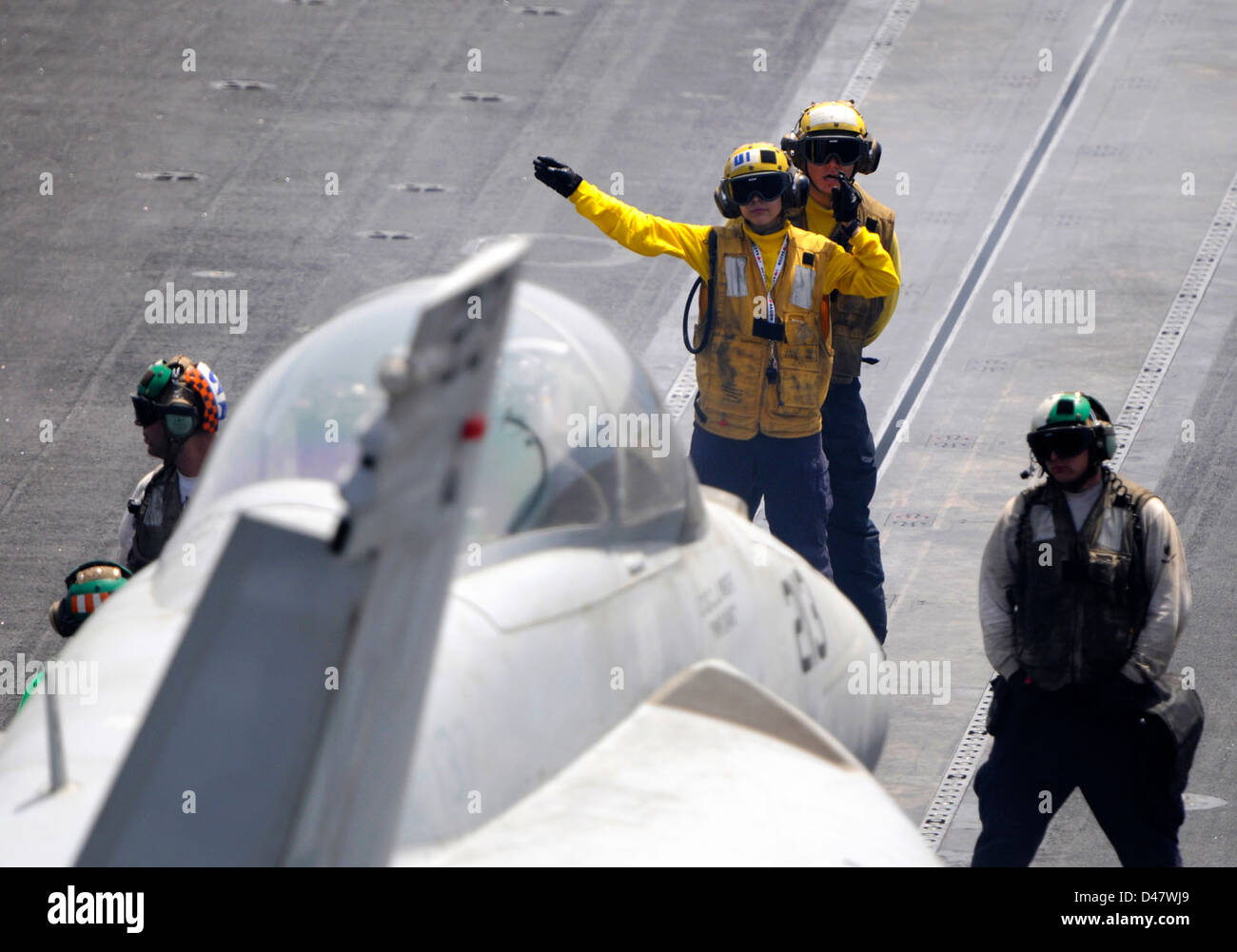 Sailor positioning hi-res stock photography and images - Alamy