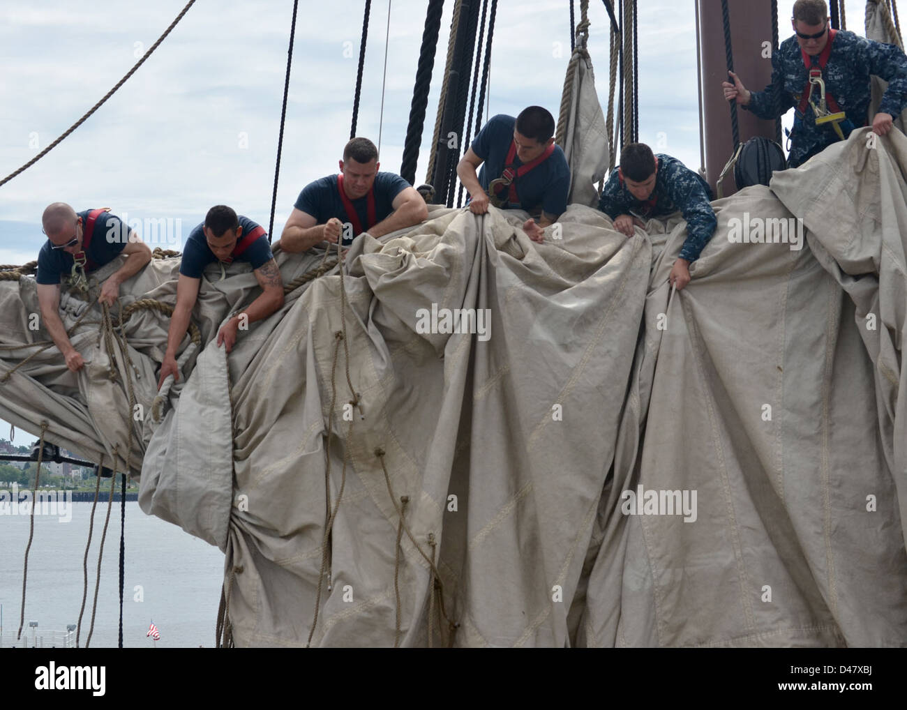 Mizzen mast hi-res stock photography and images - Alamy