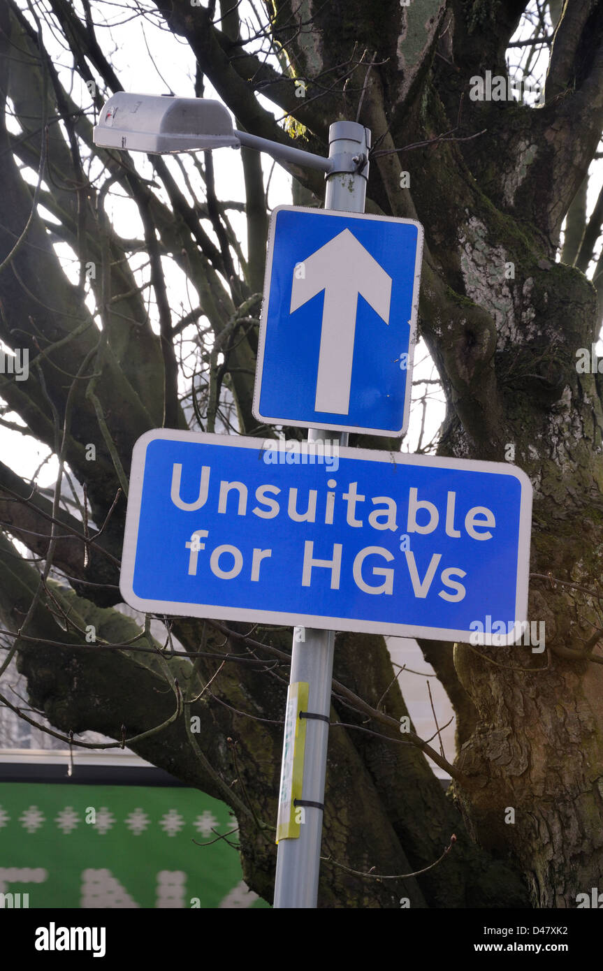 Heavy goods vehicles hi-res stock photography and images - Alamy