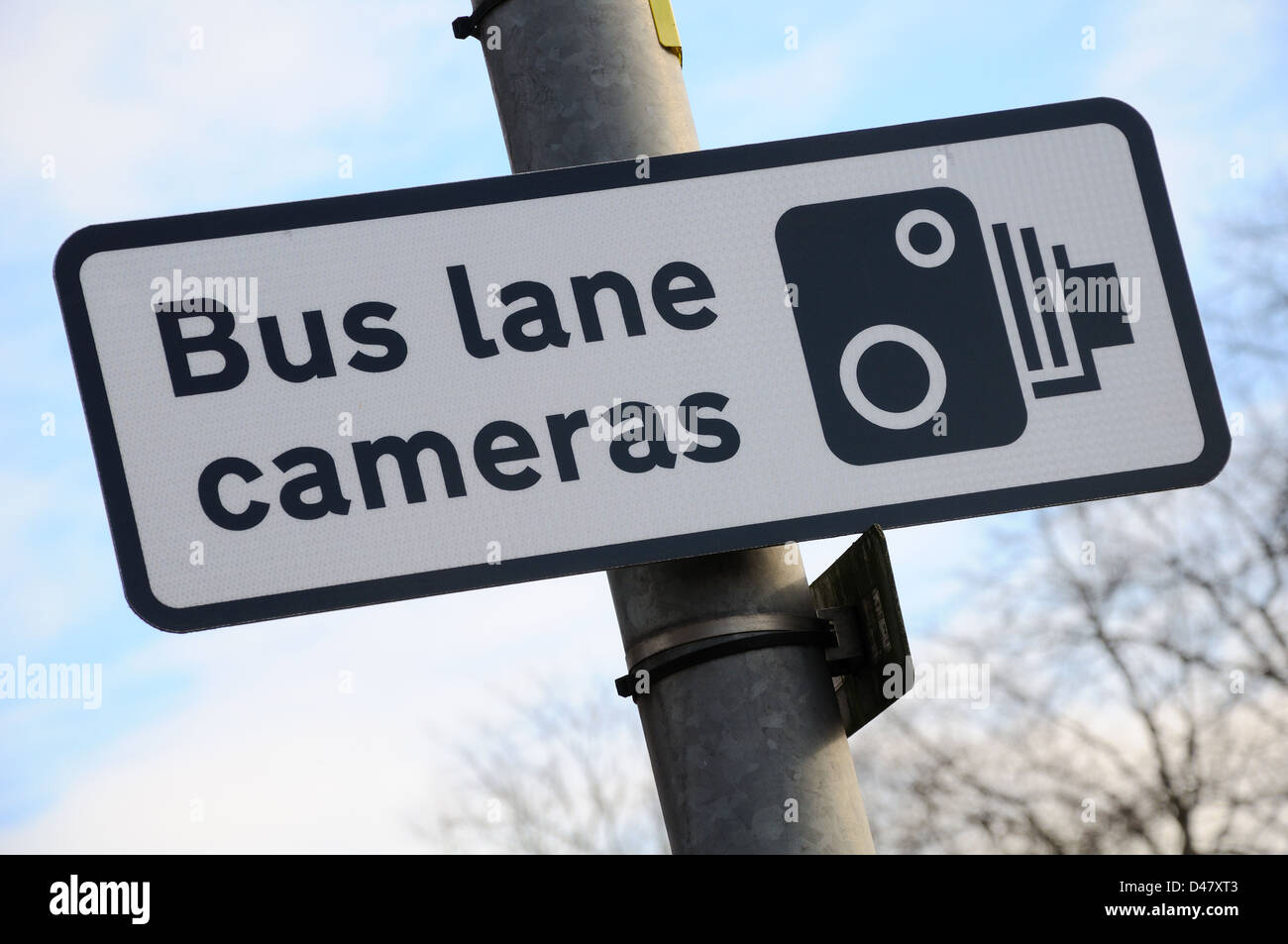 Traffic camera warning sign hi-res stock photography and images - Alamy