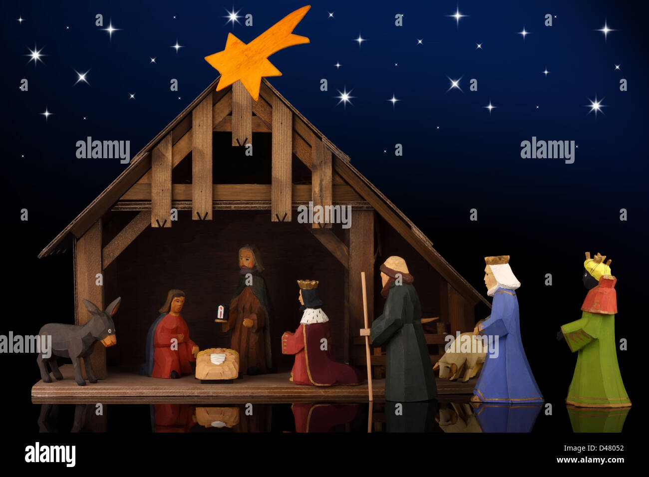Nativity scene crib manger hi-res stock photography and images - Alamy