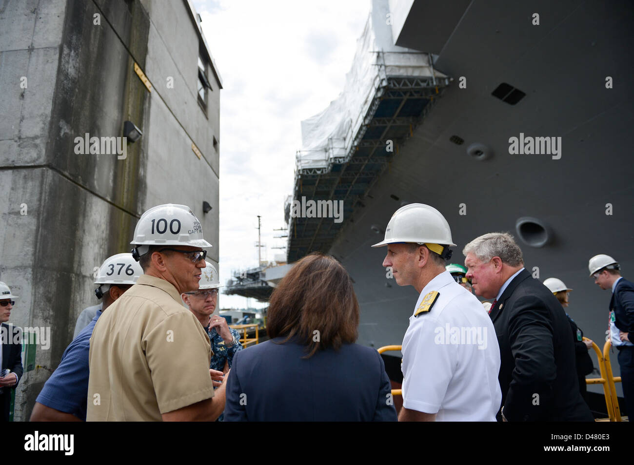 Us naval leadership hi-res stock photography and images - Alamy