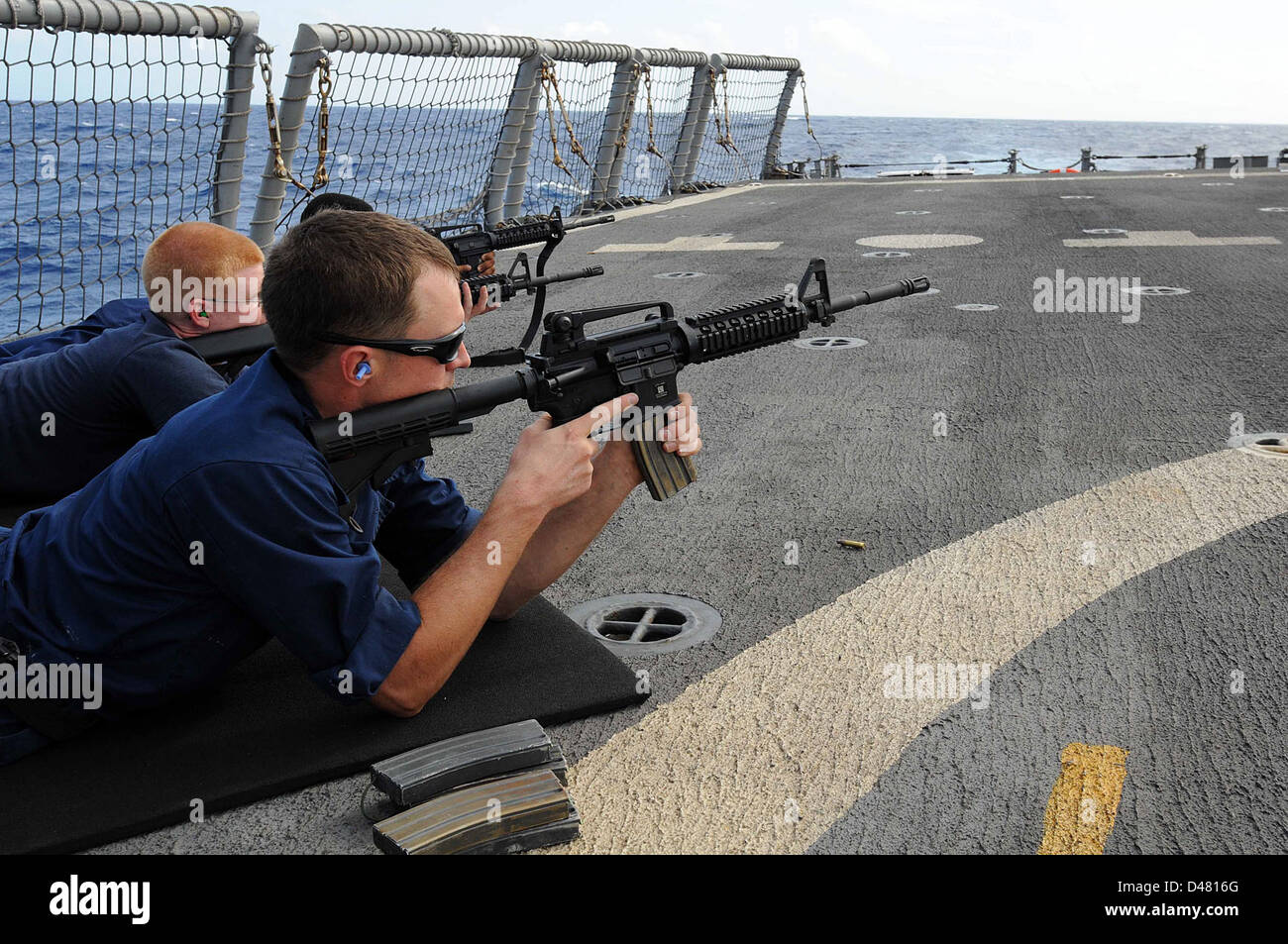 M4 rifle qualification hi-res stock photography and images - Alamy