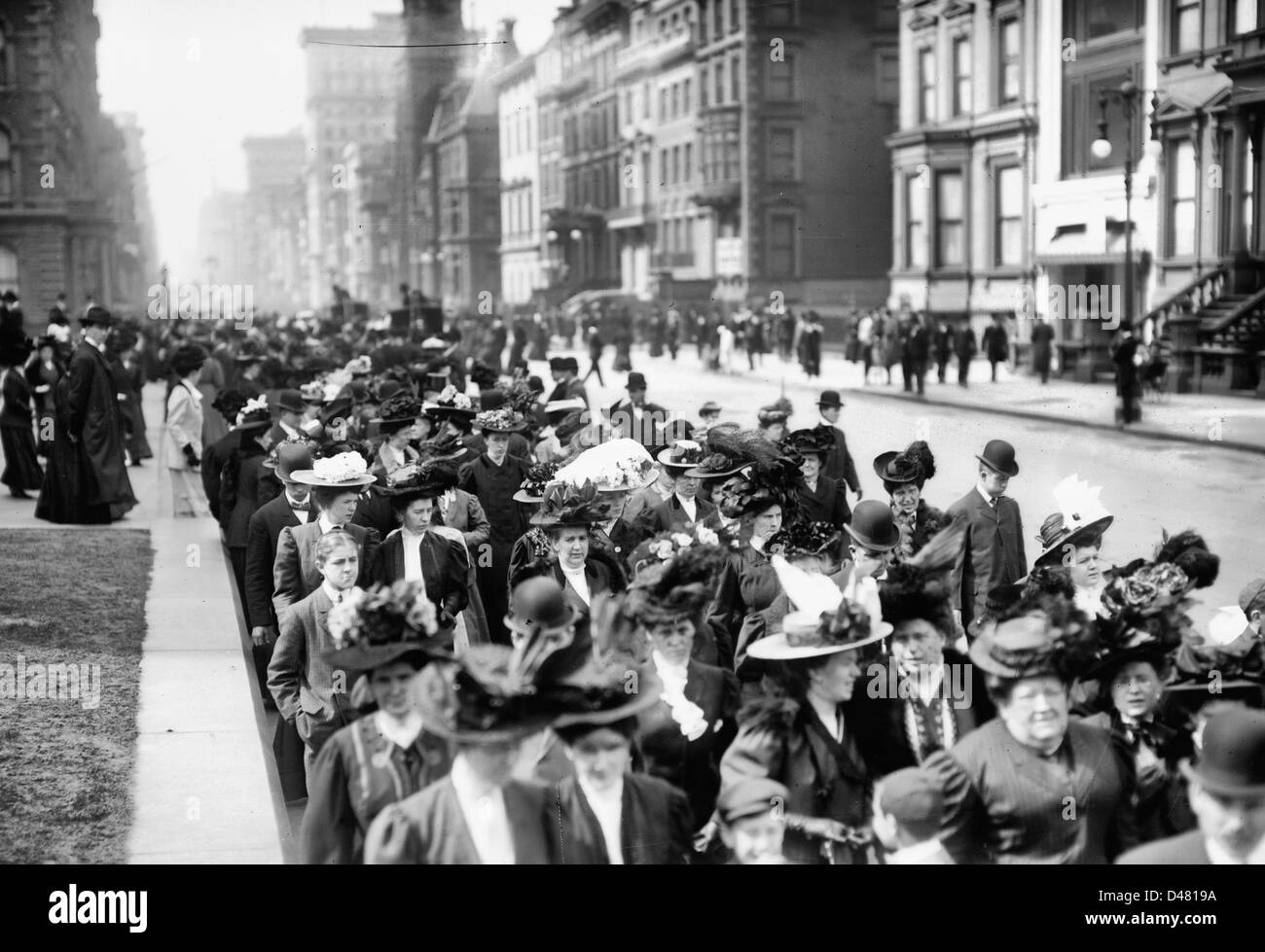 5th Avenue Easter Parade, New York City, April 19, 1908 Stock Photo - Alamy
