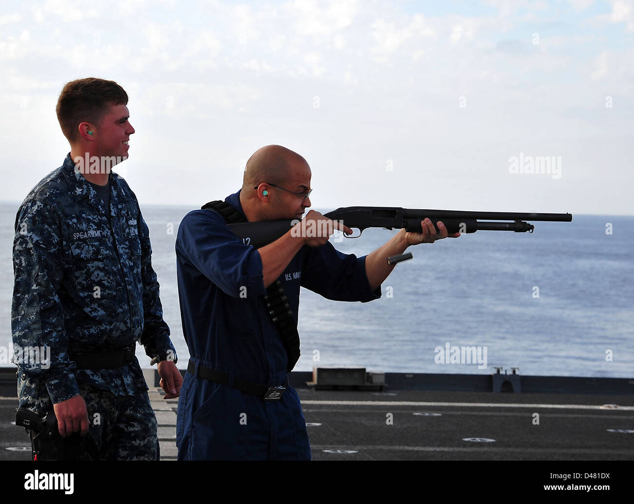 Weapons proficiency drills hi-res stock photography and images - Alamy