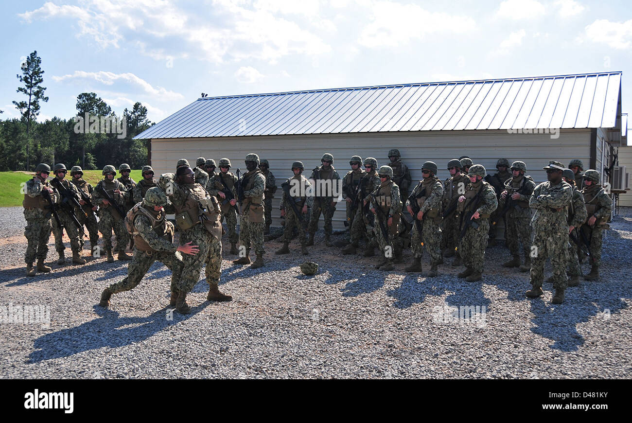 Detainee handling training hi-res stock photography and images - Alamy