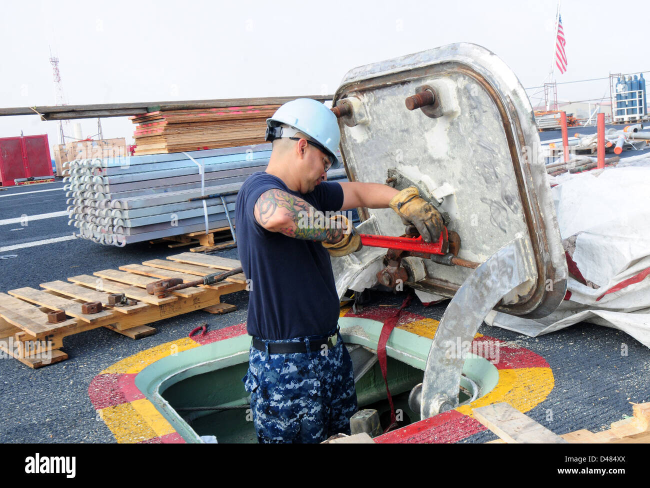 Deck hatch hi-res stock photography and images - Alamy
