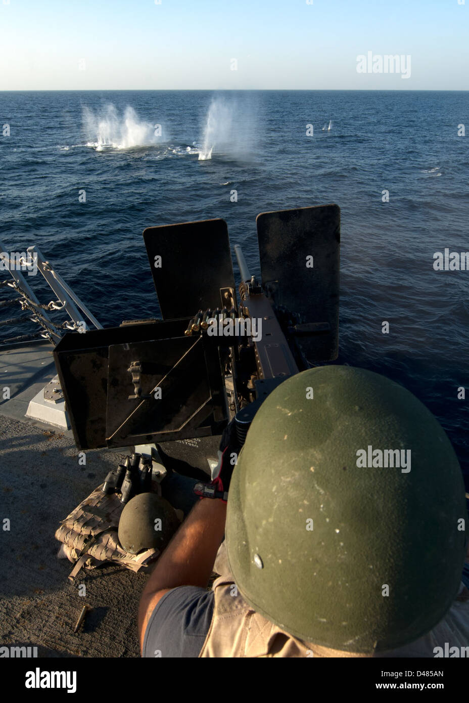 U s navy sailor fires hi-res stock photography and images - Alamy