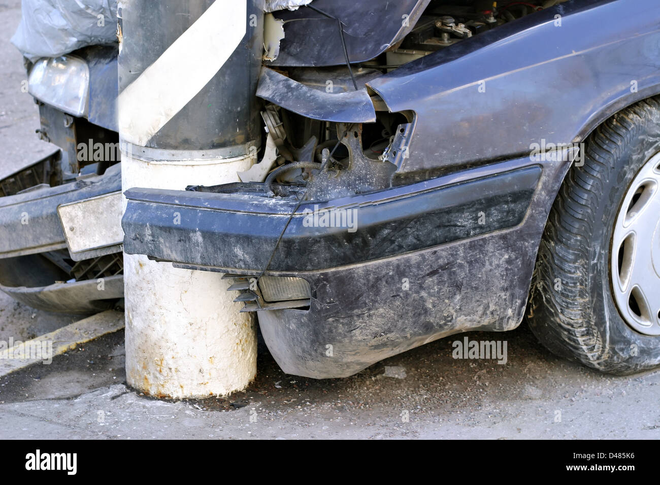 Broken crash car on the street, high resolution Stock Photo - Alamy