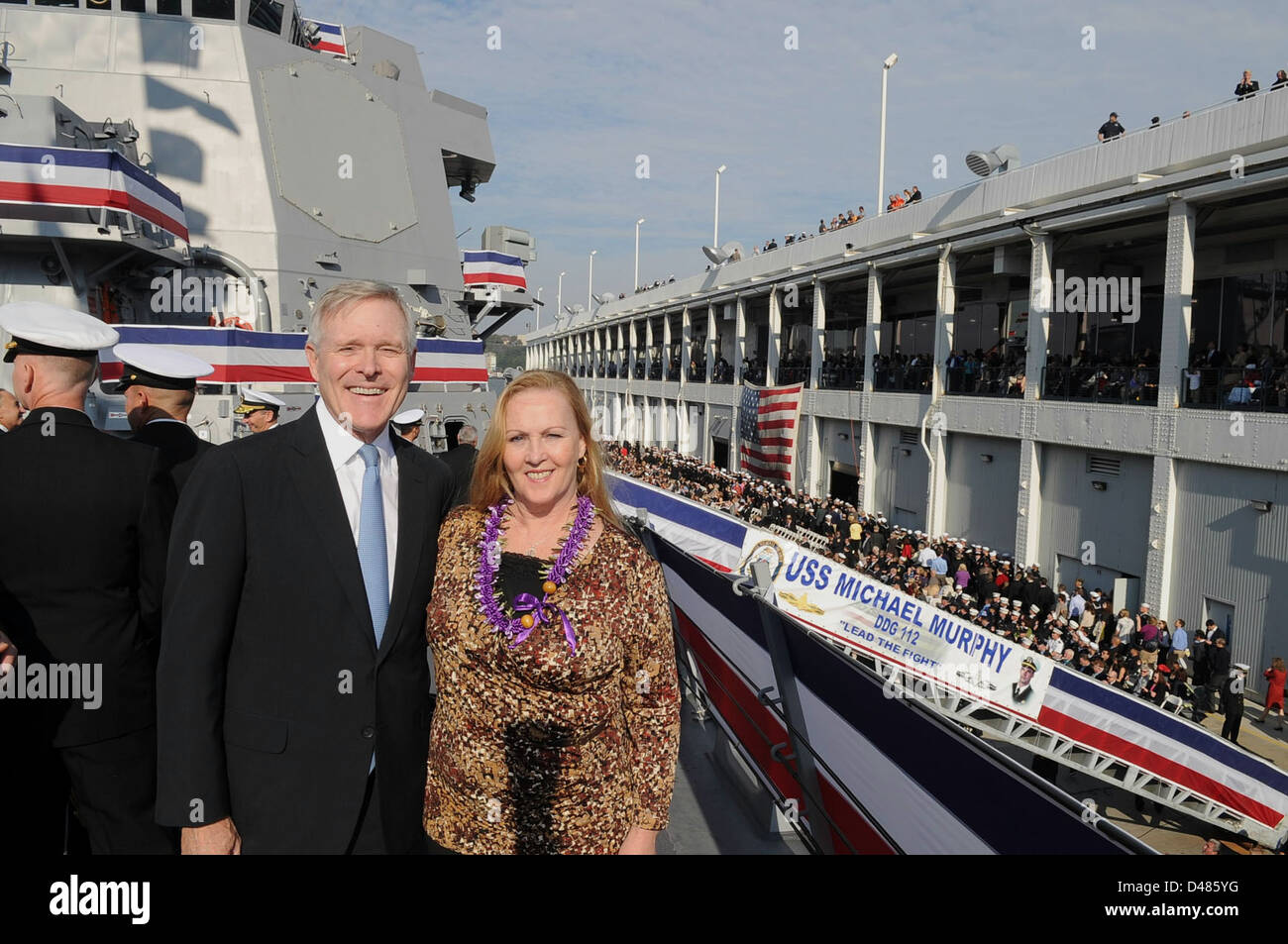 Guided missile destroyer uss michael murphy hi-res stock photography ...