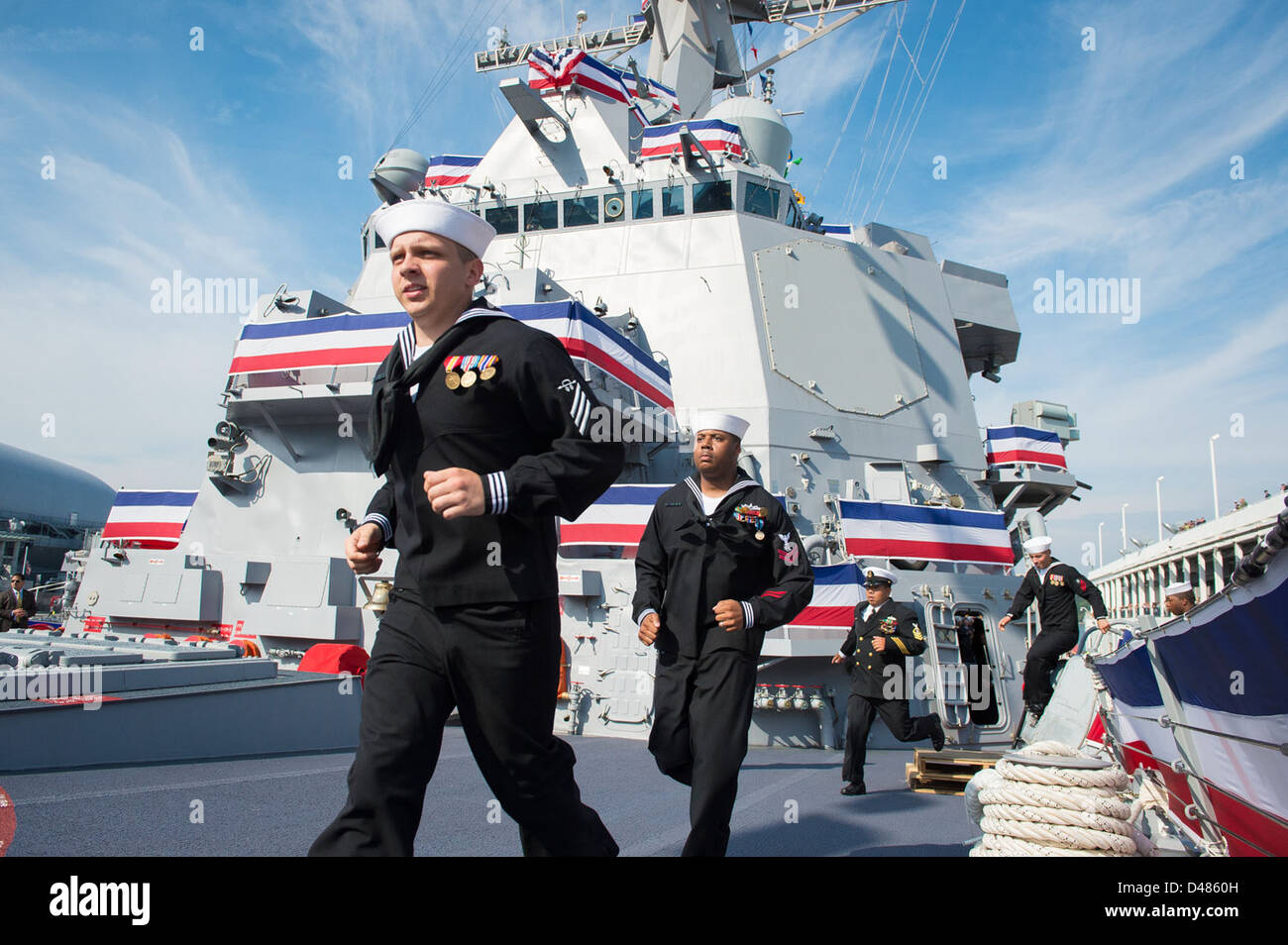 The USS Michael Murphy (DDG 112) is officially commissioned in New York ...