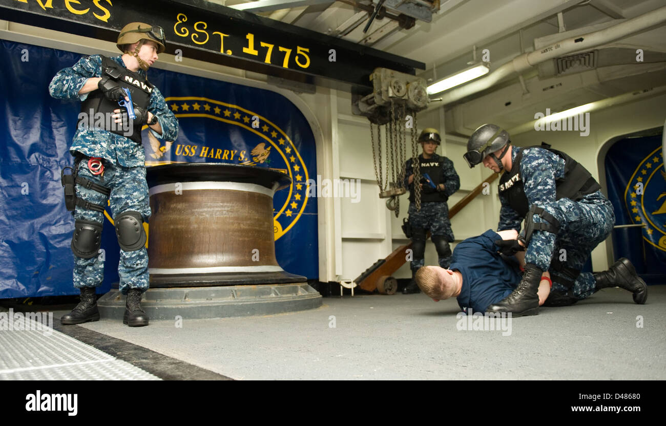 Sailors practice shipboard security Stock Photo - Alamy