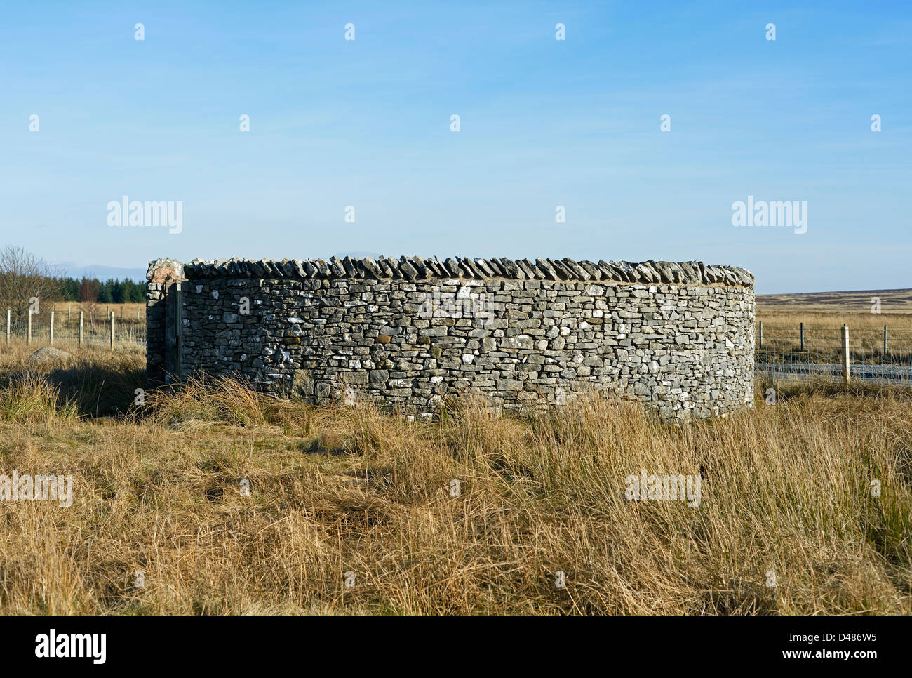 Circular enclosure hi-res stock photography and images - Alamy