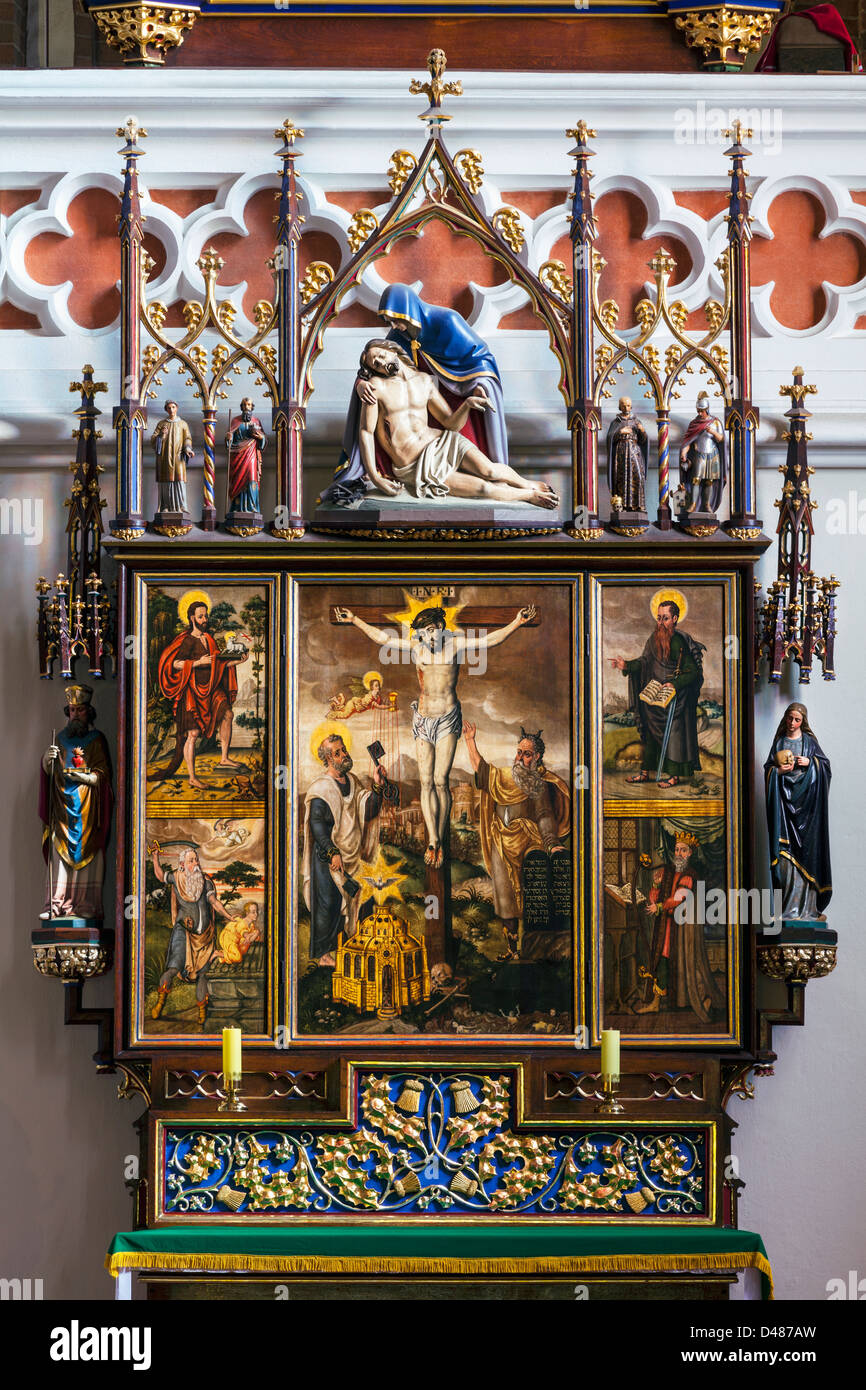 Jesus christ altar cathedral hi-res stock photography and images - Alamy