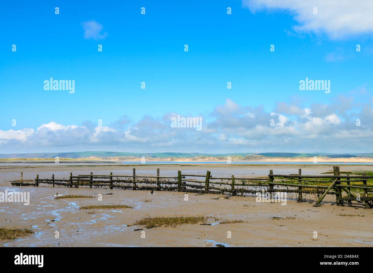 The Skern Mudflats in the Taw and Torridge estuary at Appledore, Devon ...