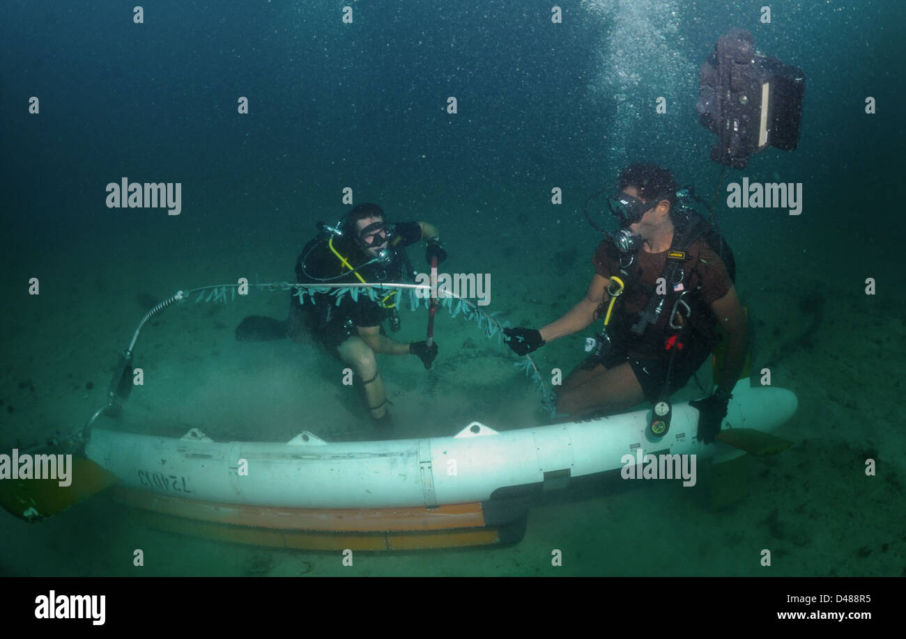 Mine countermeasure hi-res stock photography and images - Alamy