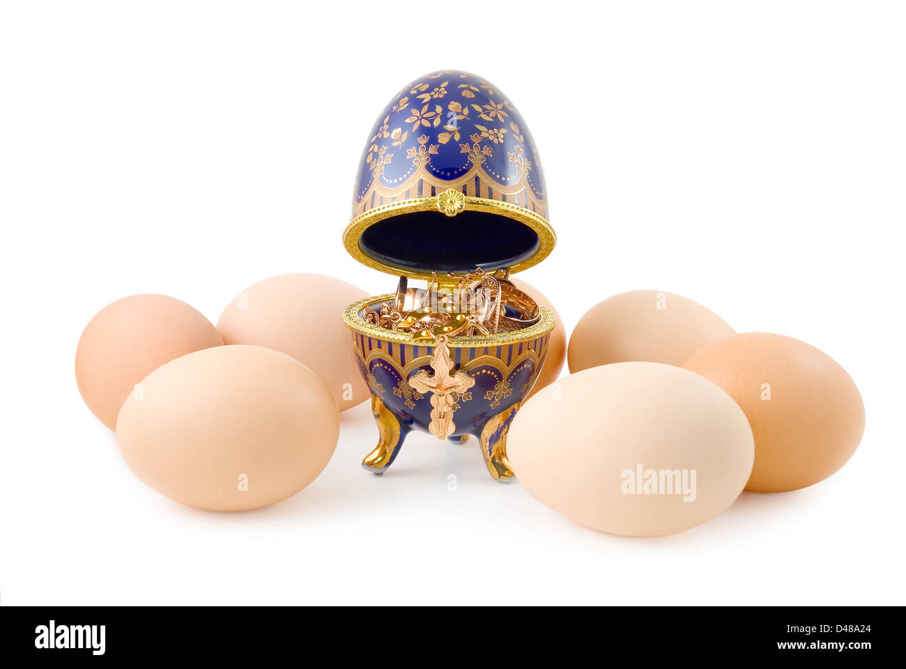The Easter eggs and casket for jewelry Stock Photo - Alamy