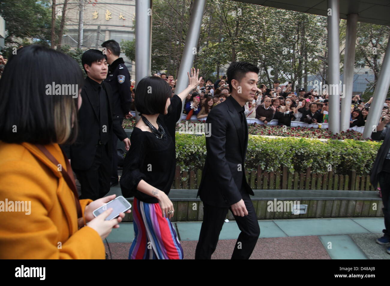 Dee Hsu attended bakery opening ceremony with her husband in Shanghai ...