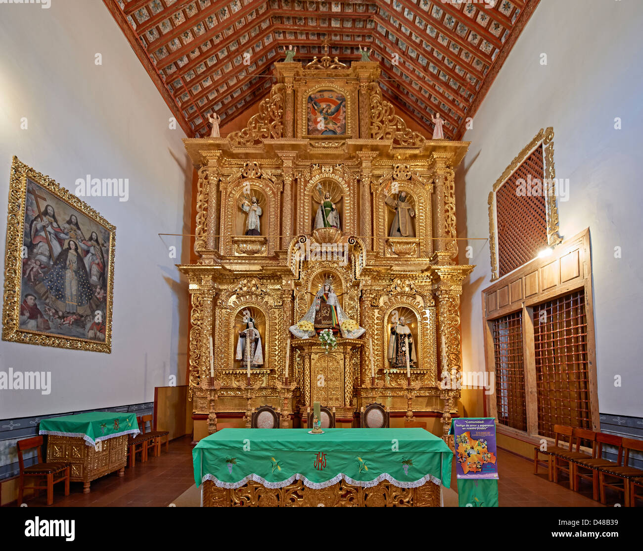 Golden altar in unesco world heritage site hi-res stock photography and ...