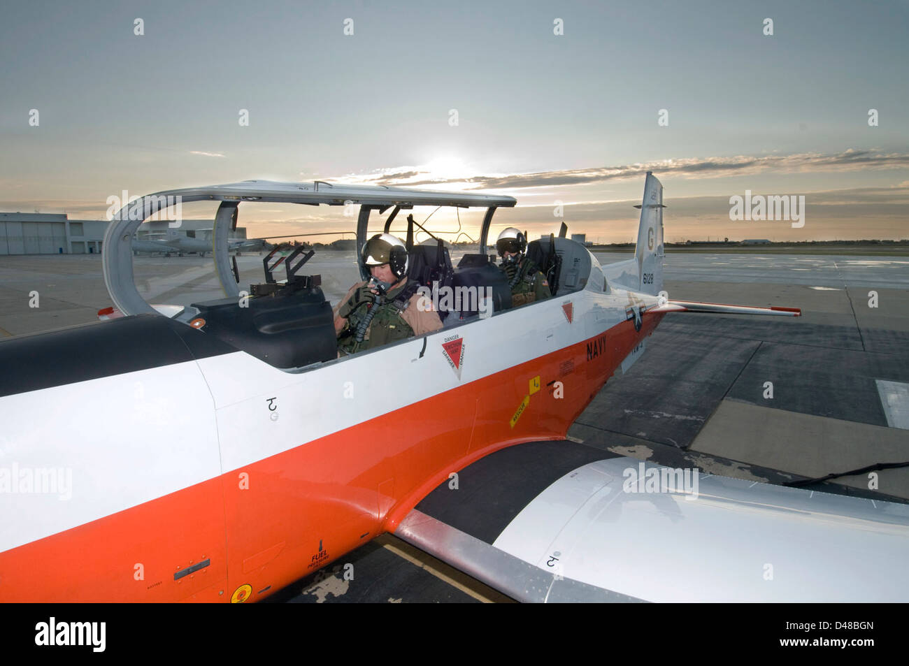Us navy t 6b texan ii hi-res stock photography and images - Alamy