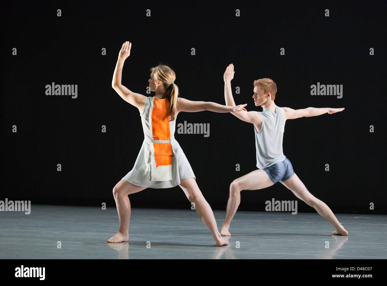 Richard Alston's latest work BUZZING ROUND THE HUNISUCCLE at the New ...