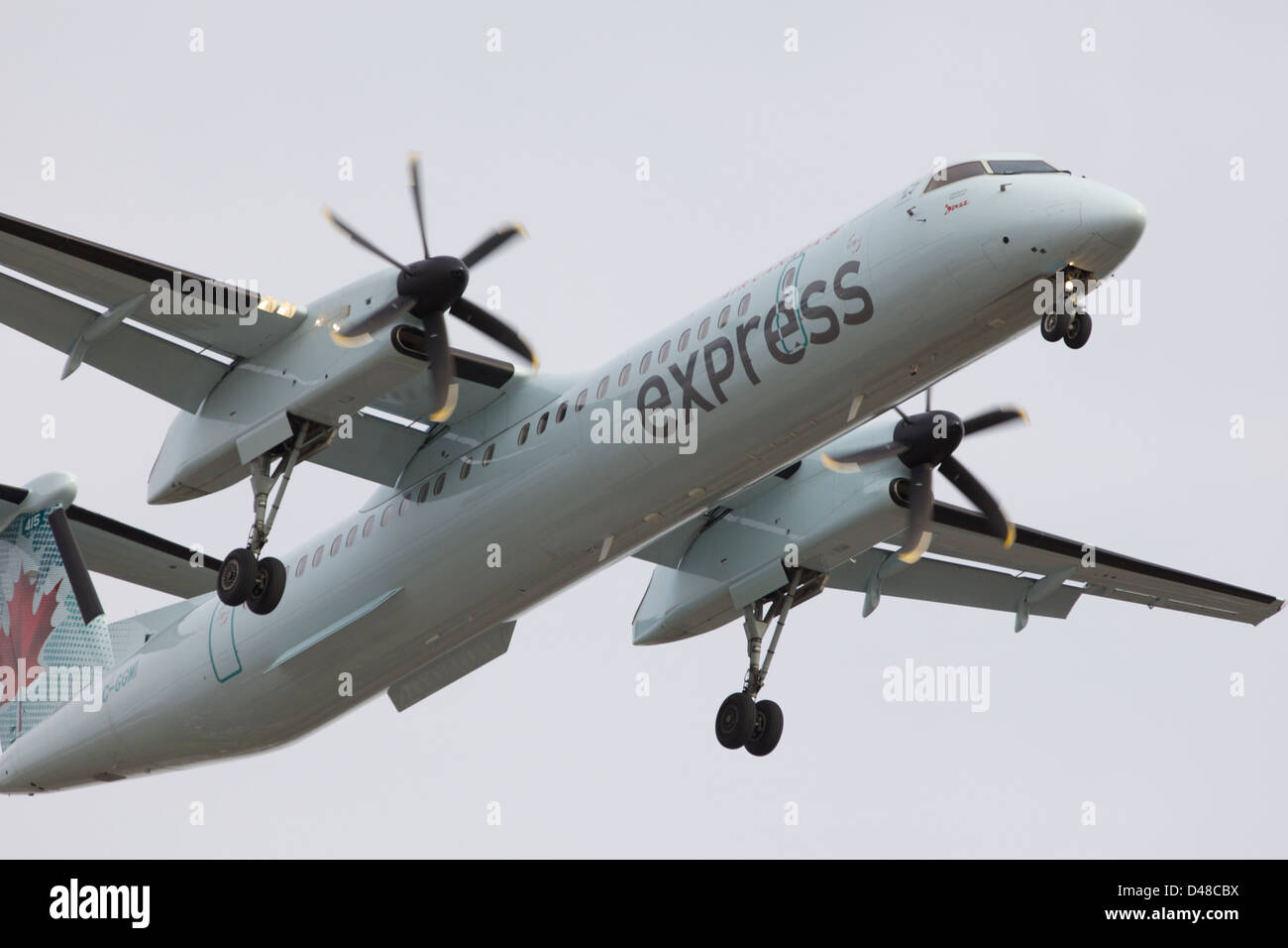 Plane Landing at Pearson Airport, Toronto, Canada Stock Photo - Alamy