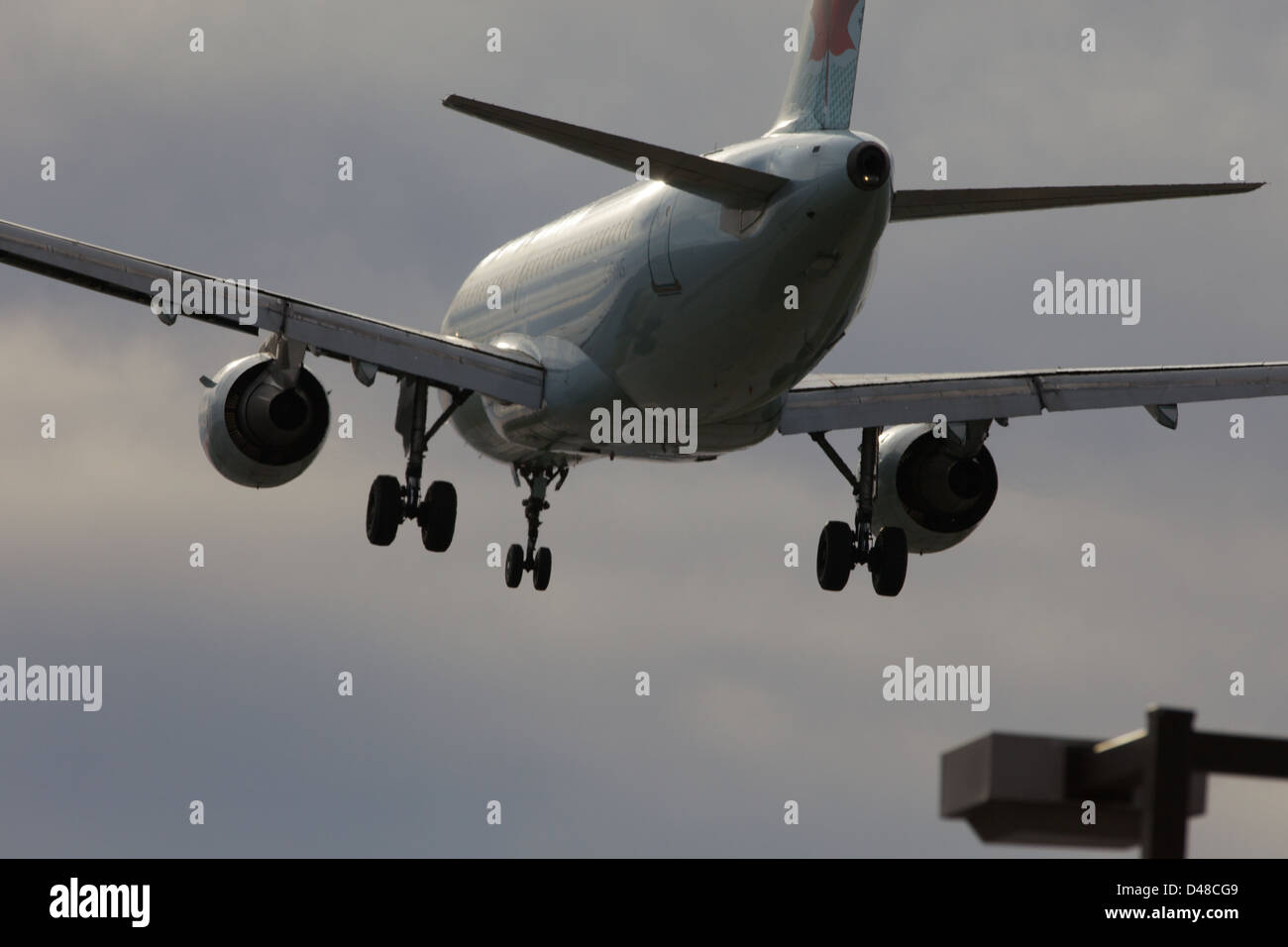 Air Canada Airbus 320 Landing at Pearson Airport, Toronto, Canada Stock ...