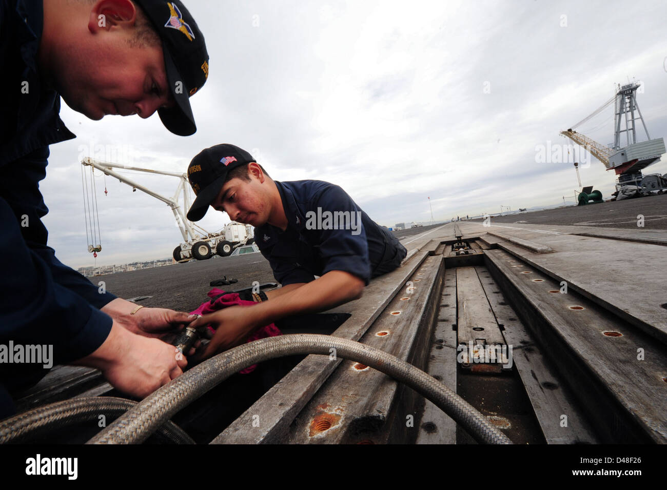 Nose gear launch hi-res stock photography and images - Alamy