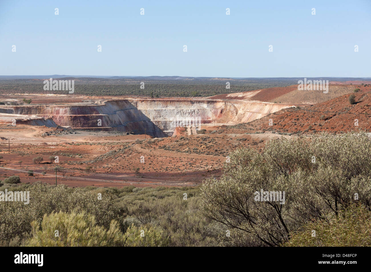 Open cut gold mine, Mount Magnet Western Australia Stock Photo - Alamy