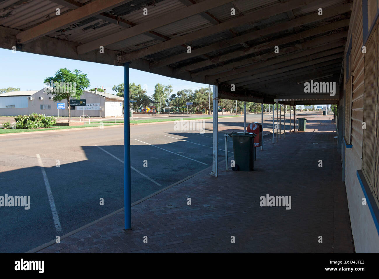 Main street of the gold mining town Mount Magnet, Western Australia ...