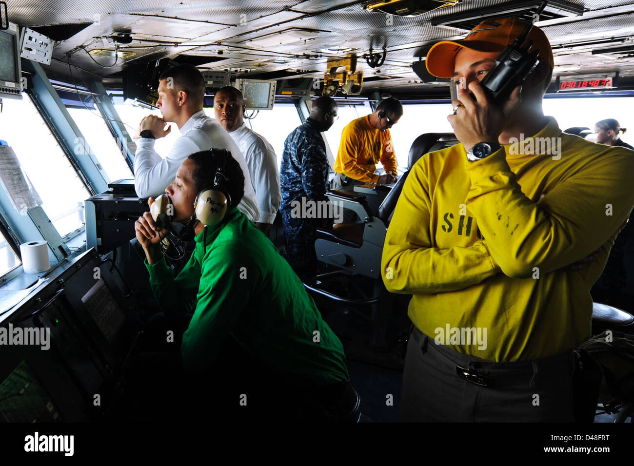 Aircraft launch and recovery hi-res stock photography and images - Alamy
