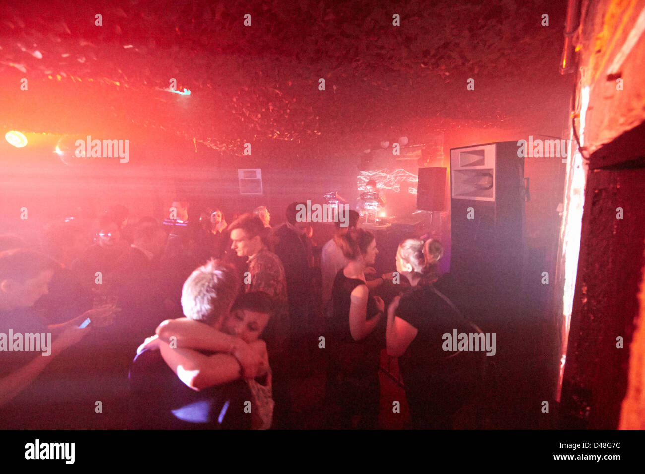 Nightclub rave warehouse party club hi-res stock photography and images ...