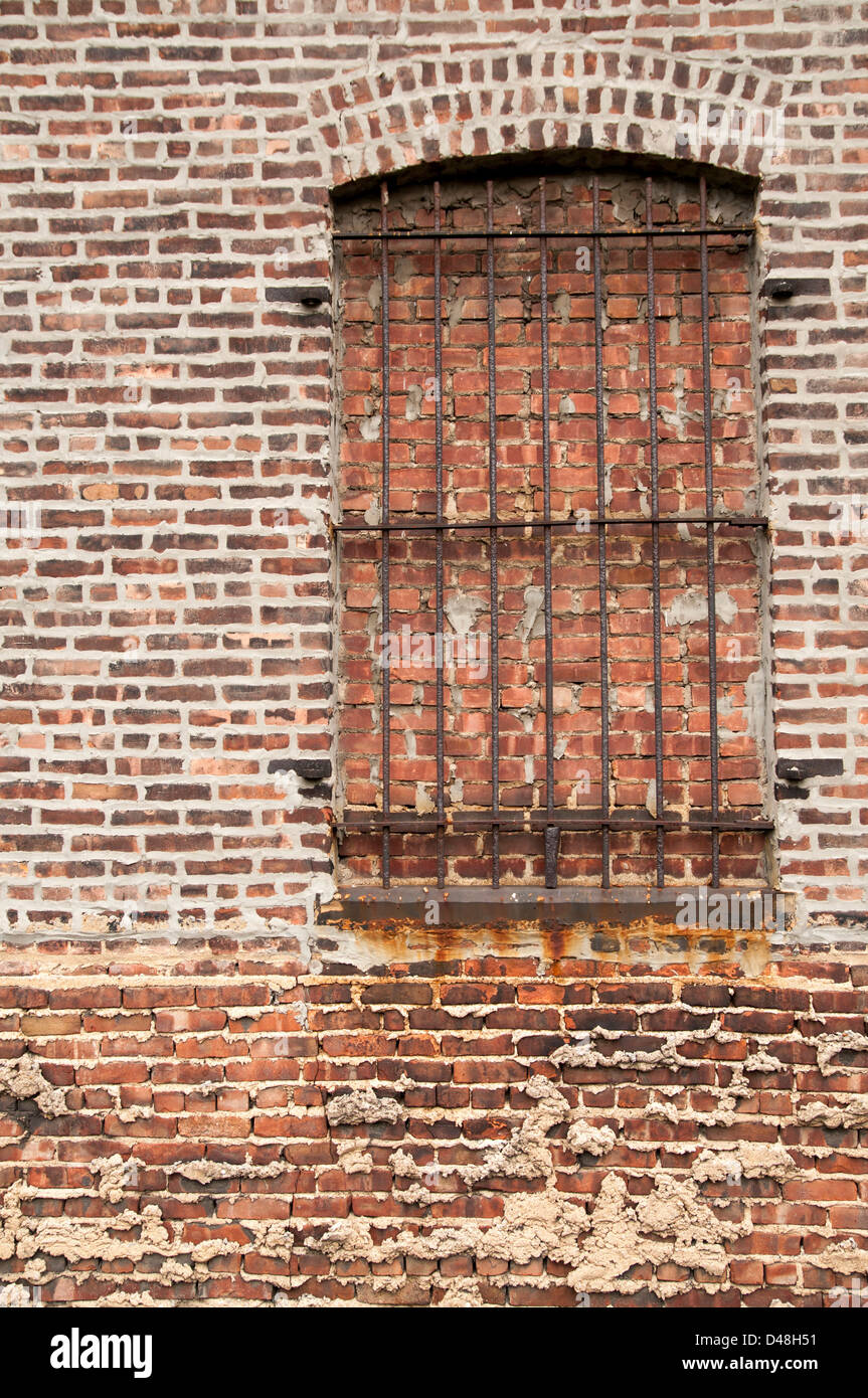 Bricked up window hi-res stock photography and images - Alamy
