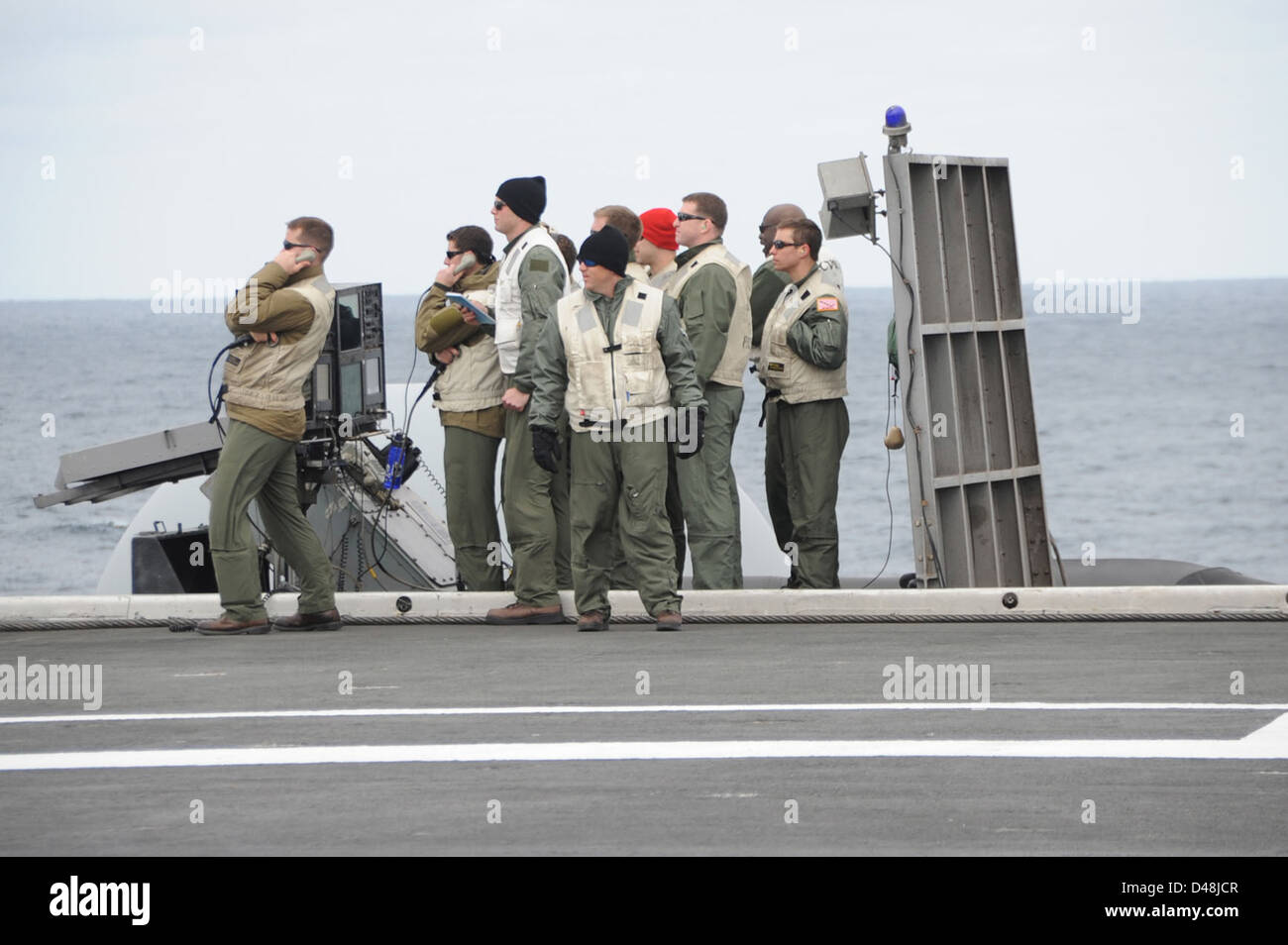 Landing signal officer lso hi-res stock photography and images - Alamy