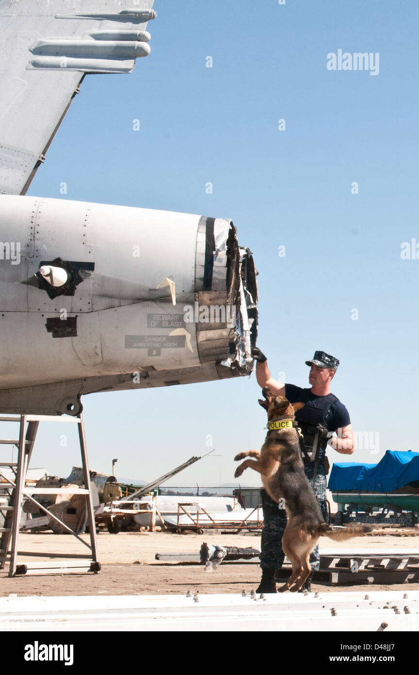 Working with explosives hi-res stock photography and images - Alamy