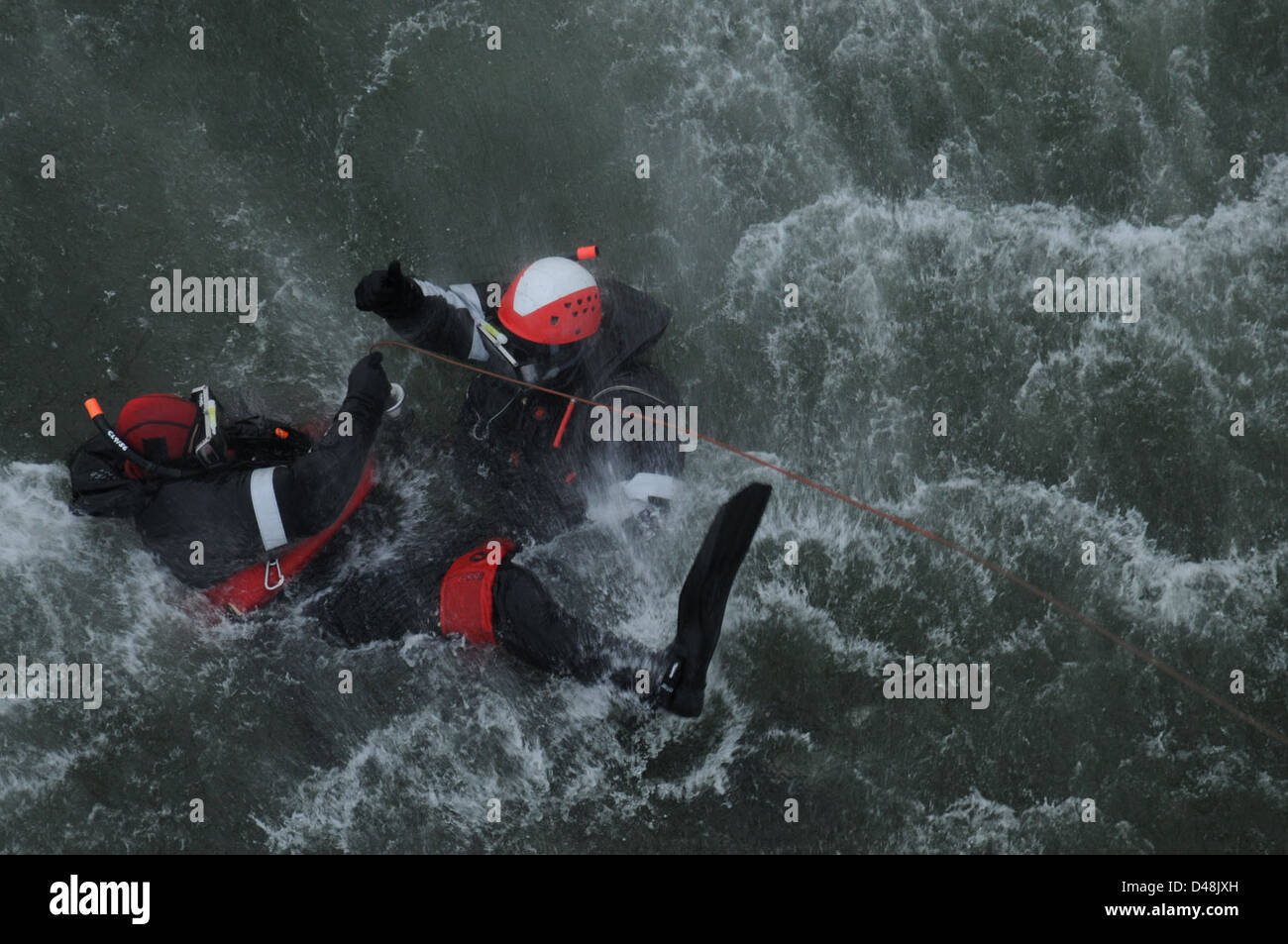 Sailors from the U.S. Navy perform search and rescue training exercises ...