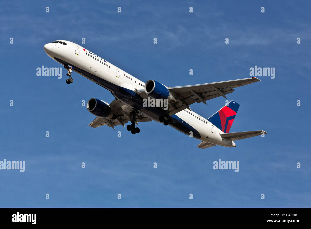 A Boeing 757 of Delta airlines on final approach Stock Photo - Alamy