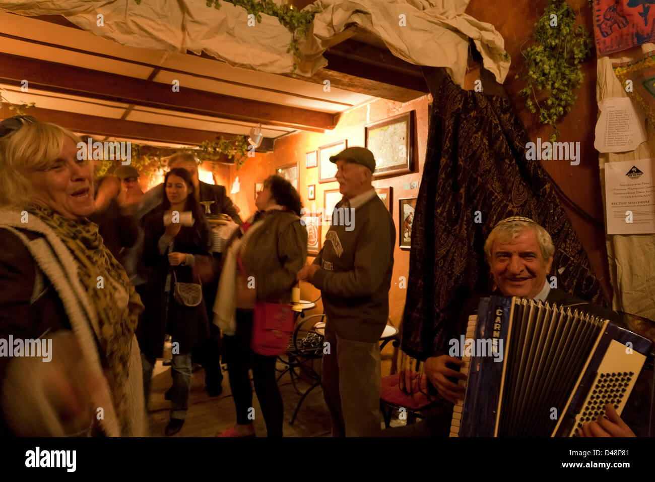 Traditional jewish dance hi-res stock photography and images - Alamy